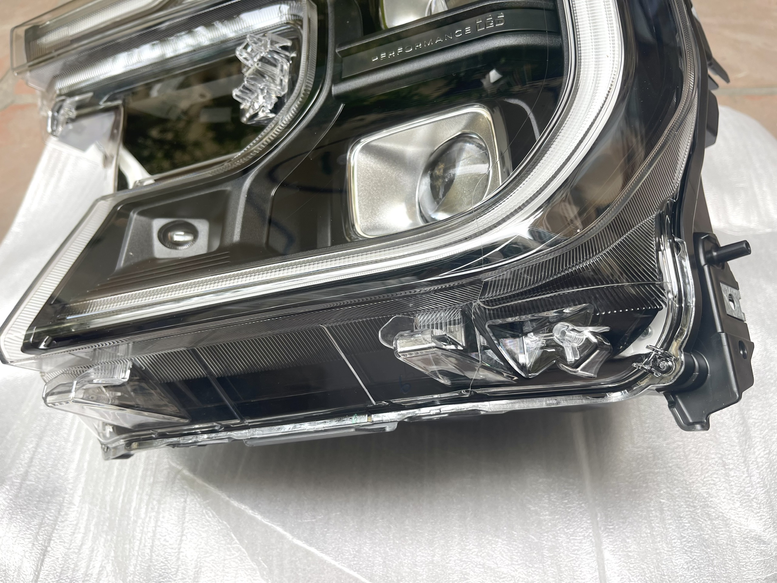 ĐÈN PHA LH FORD RANGER WILDTRAK – MÃ N1WZ-13101-J